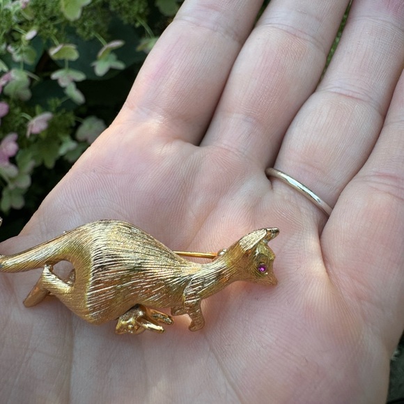 Napier | Jewelry | Vintage Napier Kangaroo And Joey Gold Tone Pin ...